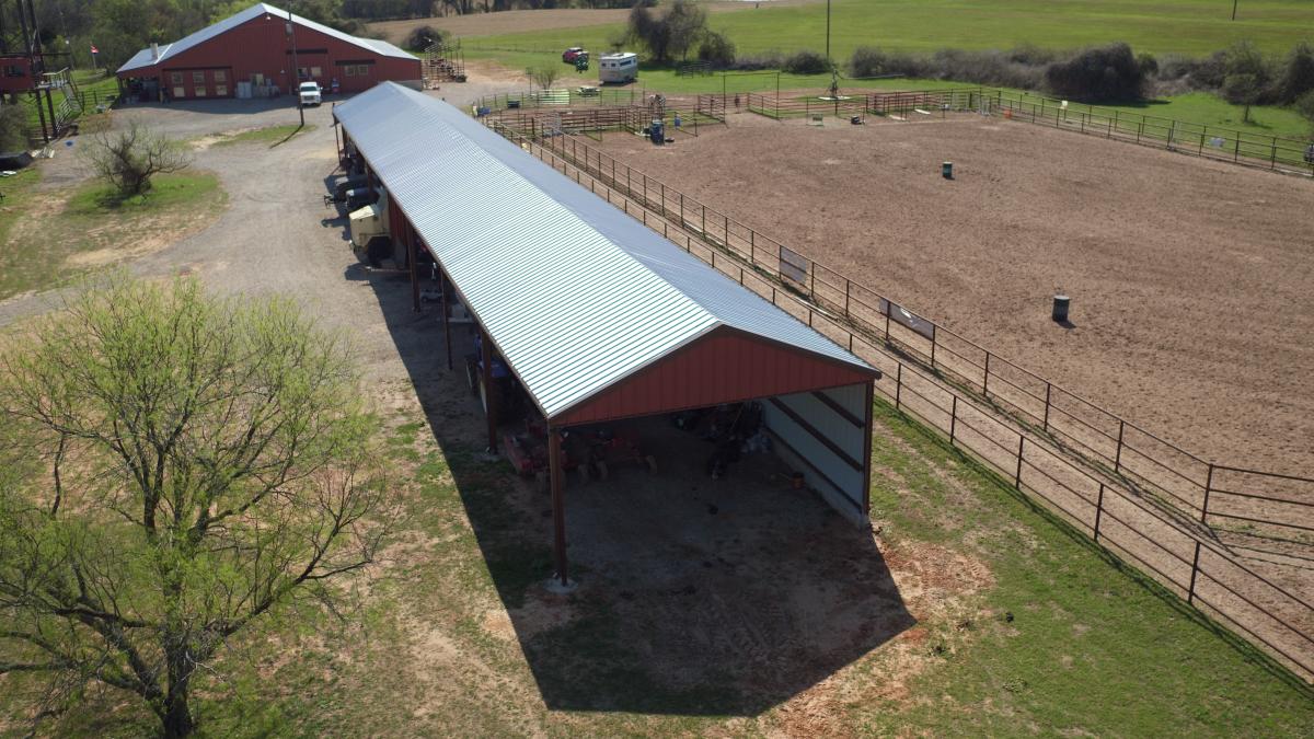 Horse Ranch - Horse Ranch - Mueller, Inc