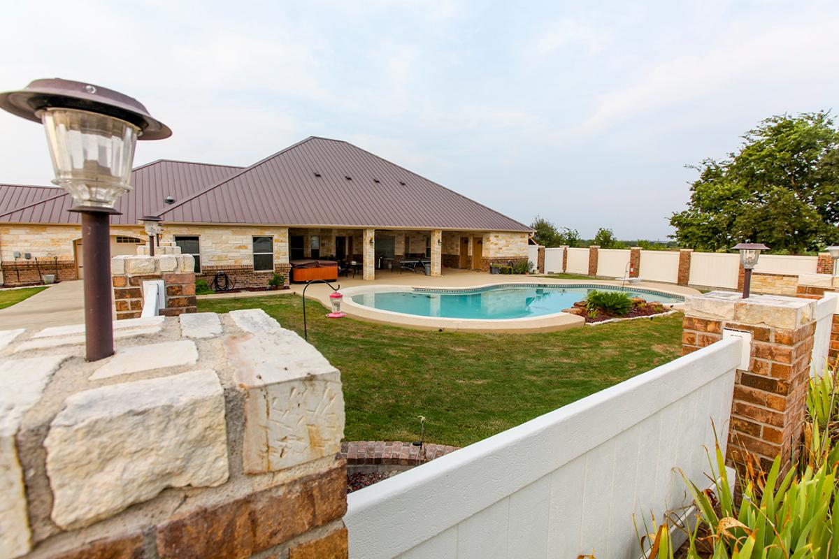 Saddle Leather Brown_5 - Saddle Leather Brown 5 - Mueller, Inc