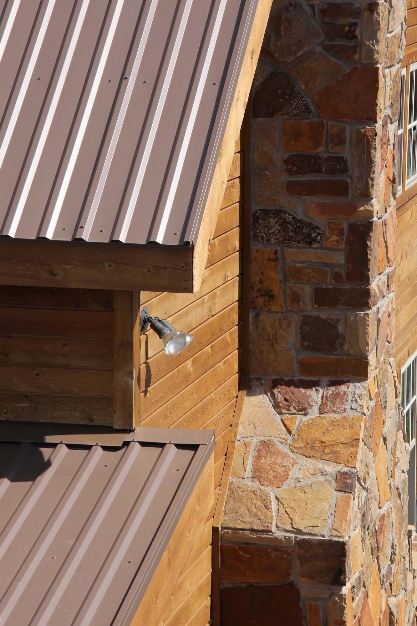 Saddle Leather Brown - Saddle Leather Brown - Mueller, Inc