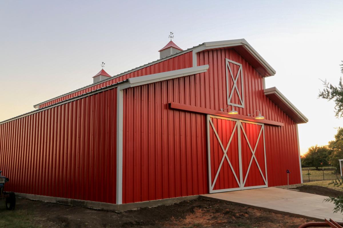 Traditional Barn - Traditional Barn - Mueller, Inc