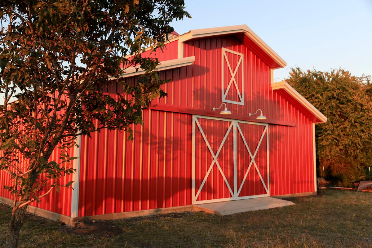 Traditional Barn - Traditional Barn - Mueller, Inc